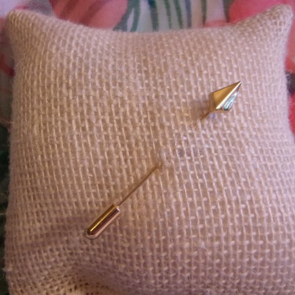 Vintage | Jewelry | Vintage Gold Tone Diamond Shape Stick Pin | Poshmark